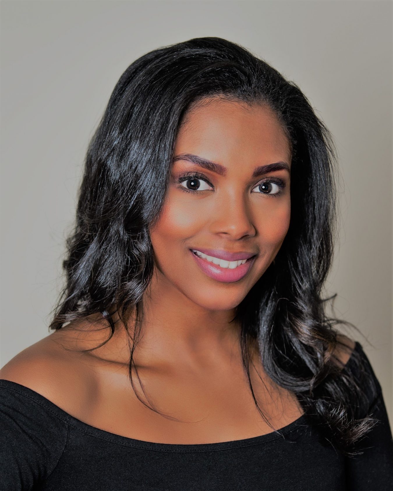 Shannon_M headshot – Connected Woman Magazine